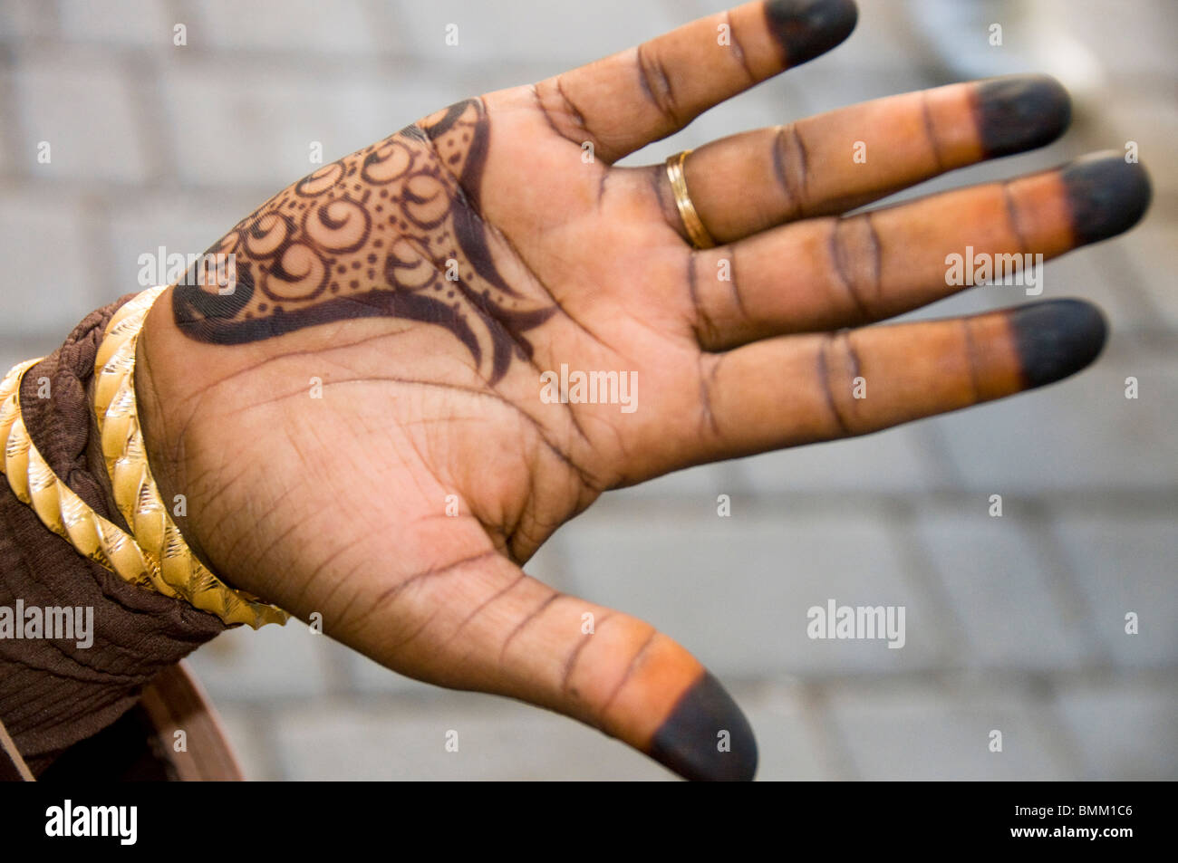 Fez Morocco woman's hennaed hand in the old medina Stock Photo - Alamy