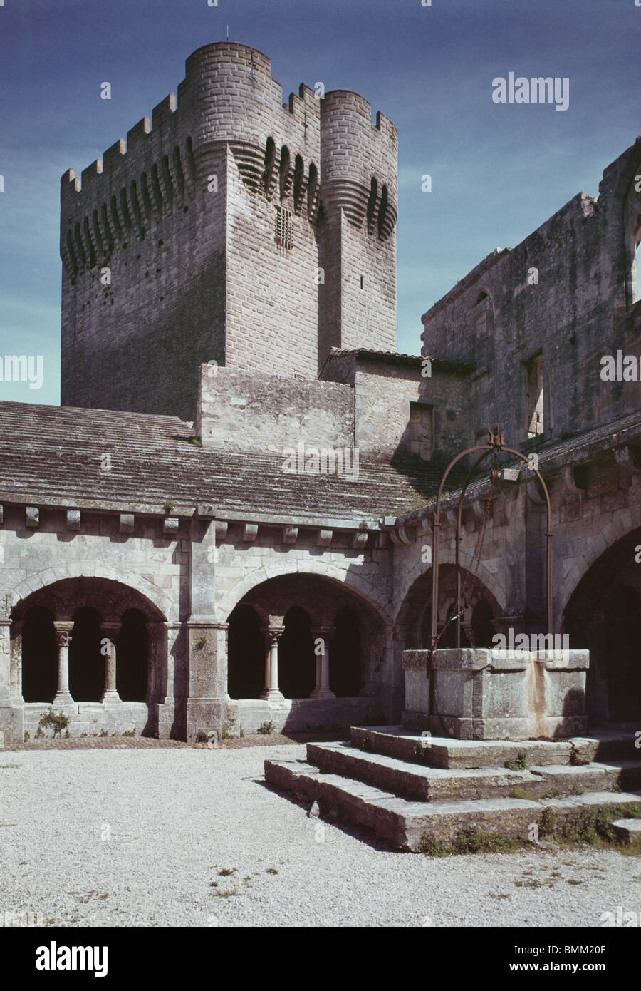 Romanesque cloister hi-res stock photography and images - Alamy
