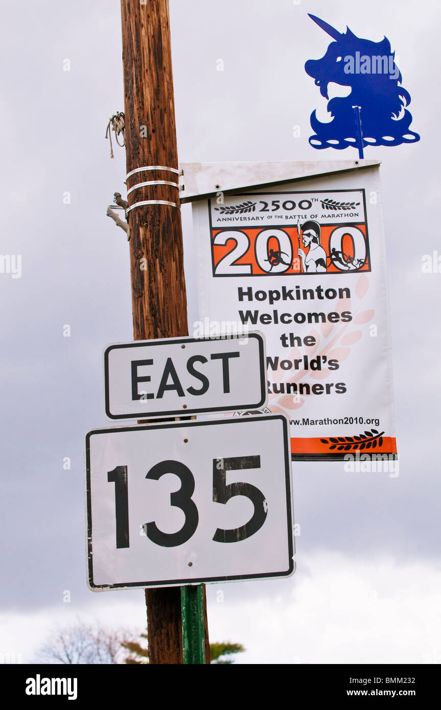 Running race start banner hi-res stock photography and images - Alamy