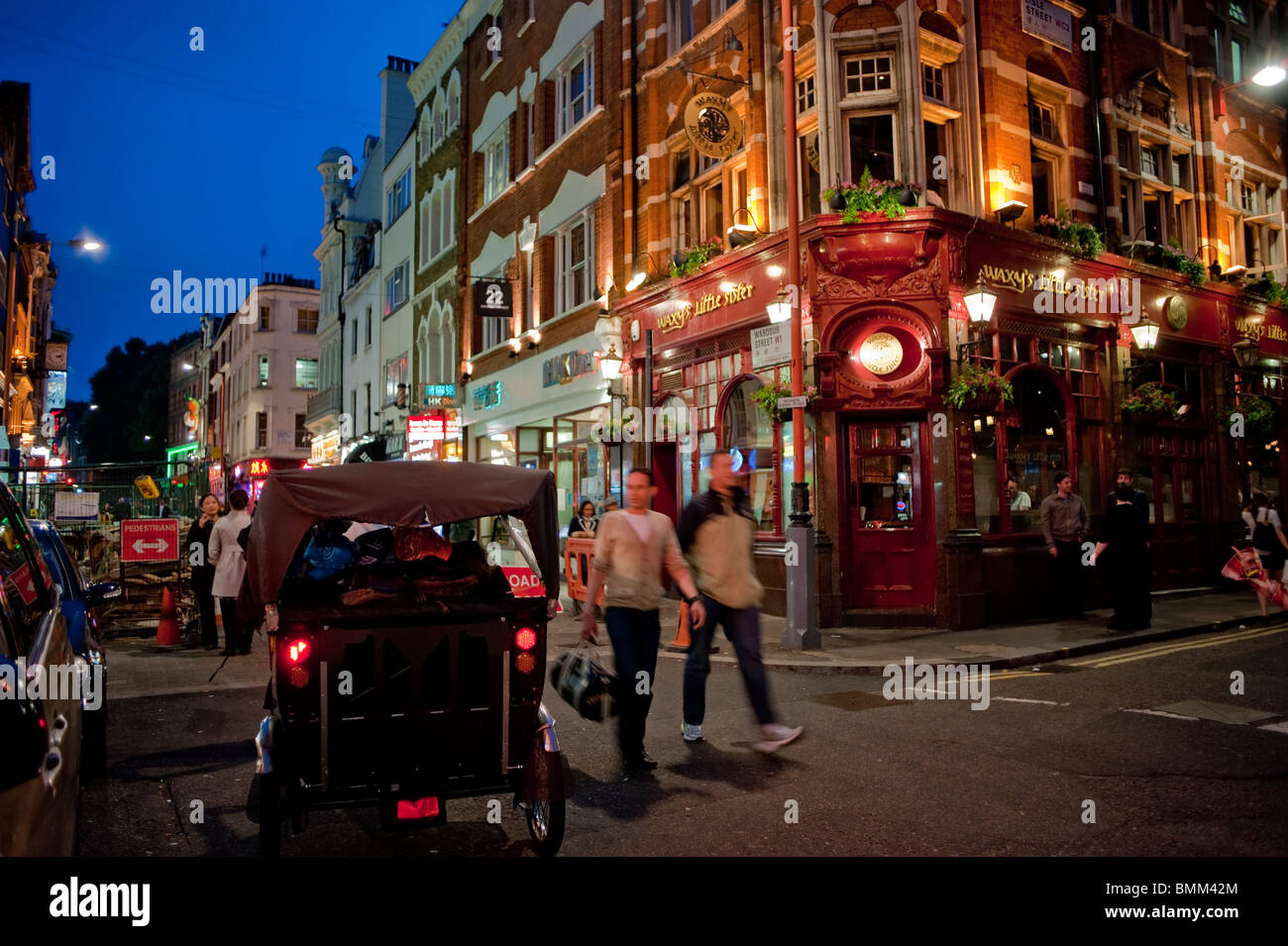 Crowded London Streets At Night 9,188 Busy London Street Stock Photos,
