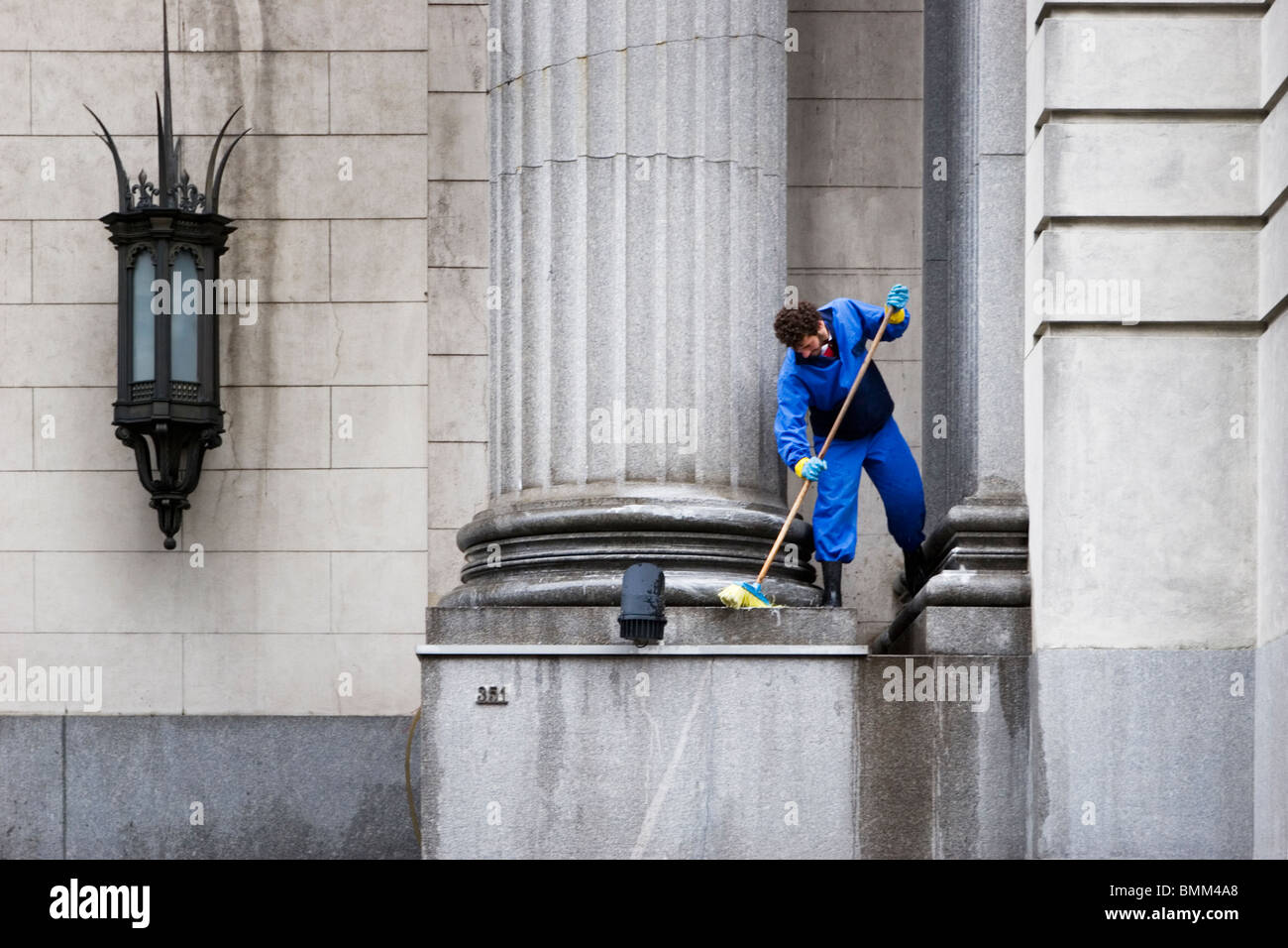 Cylindrical columns hi-res stock photography and images - Alamy