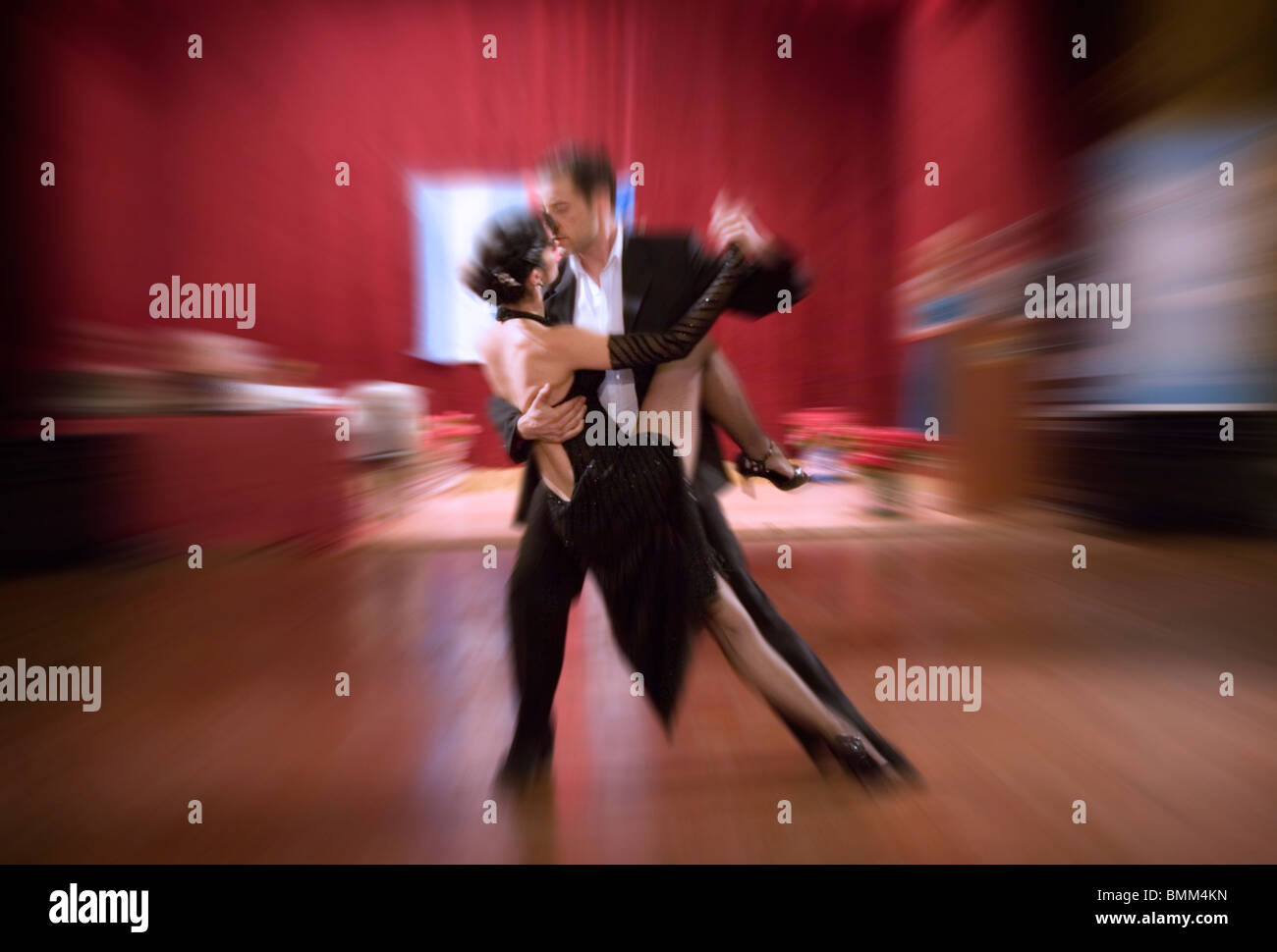 Tango pose hi-res stock photography and images - Alamy