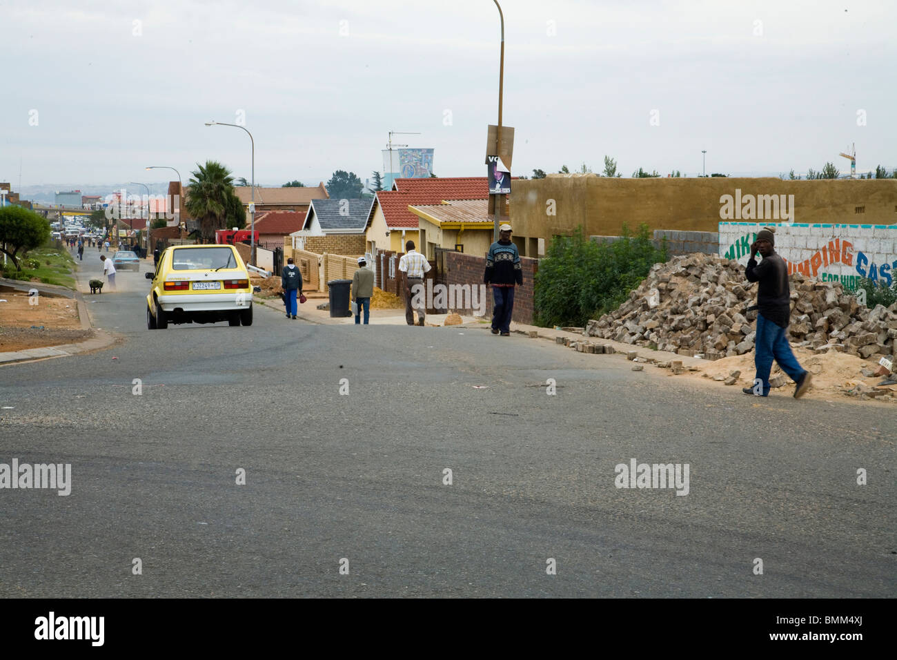 South Africa, Johannesburg. Street scene in Soweto Stock Photo - Alamy