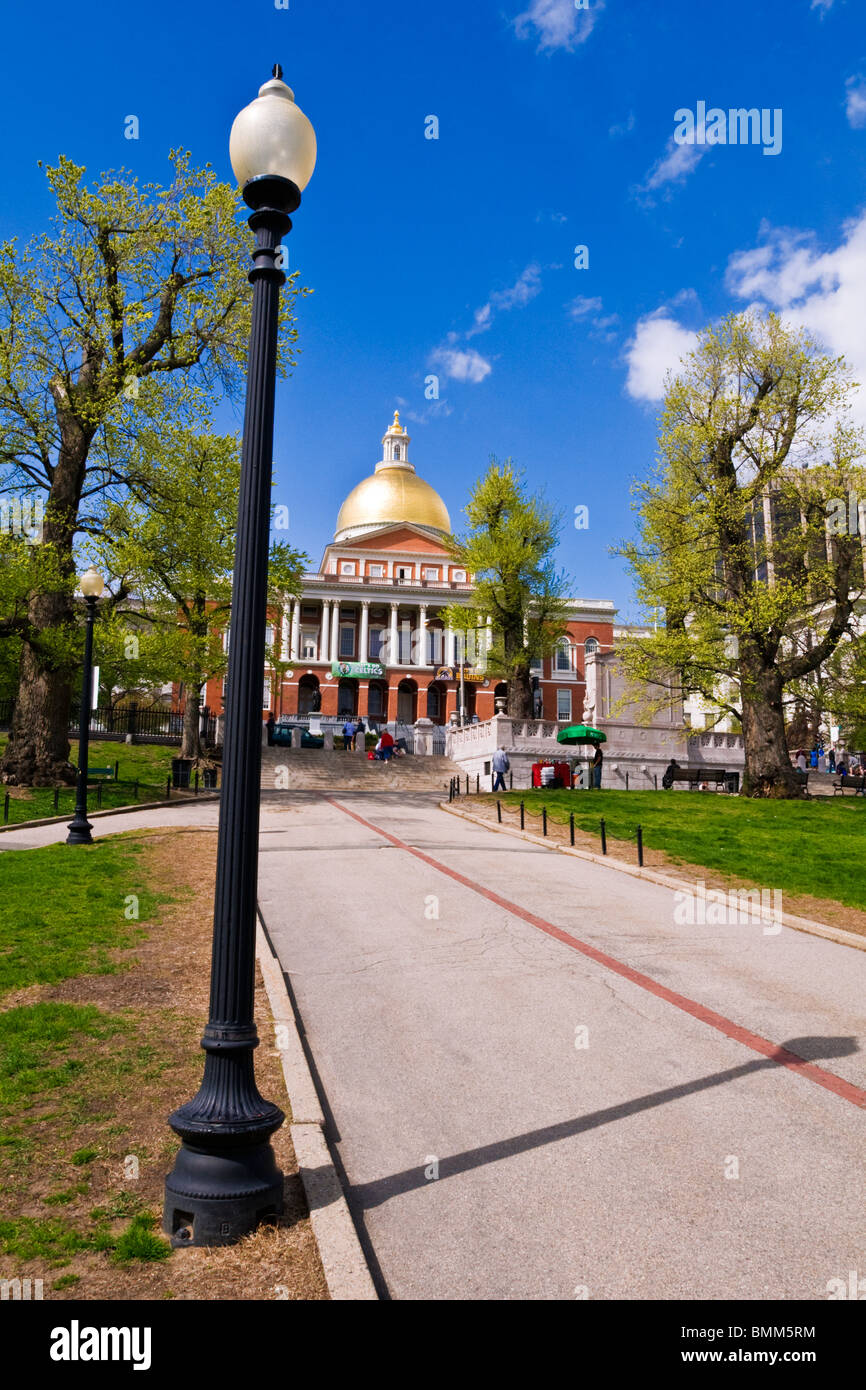 The Massachusetts State House on the Freedom Trail, Boston ...