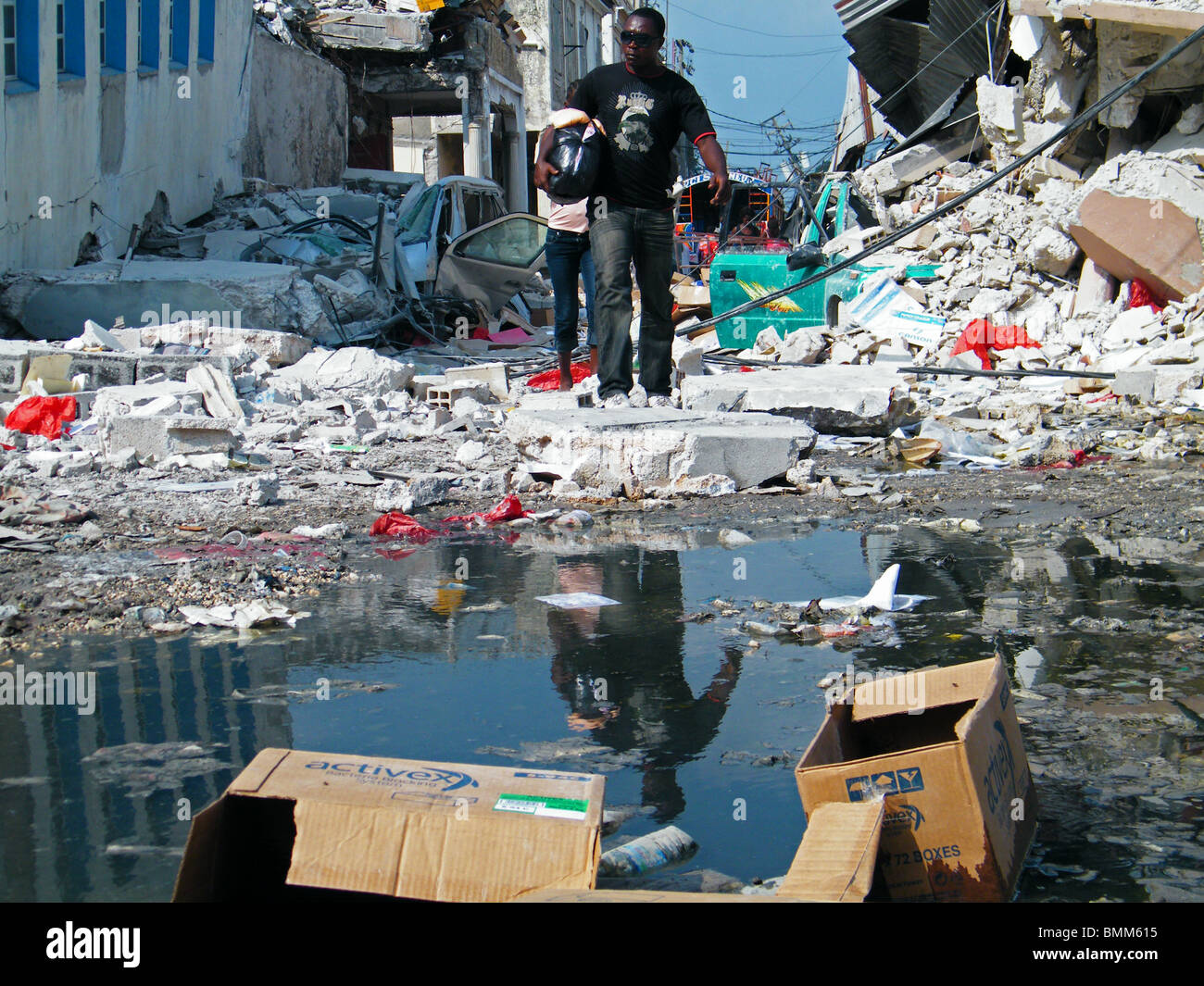 Man collapsed hi-res stock photography and images - Alamy