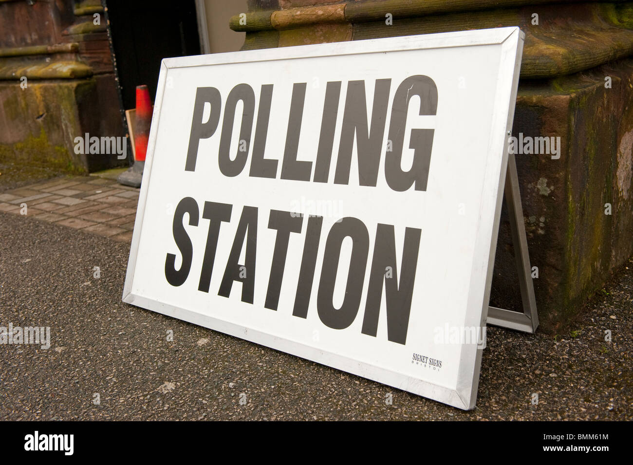 Polling Station Sign Stock Photo - Alamy