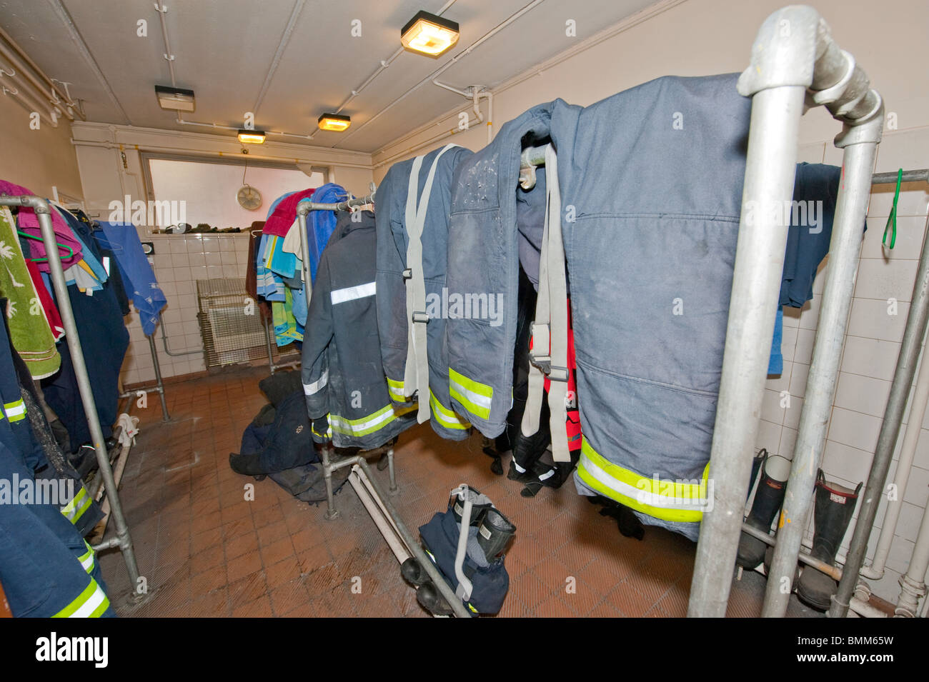 Fireman uk hi-res stock photography and images - Alamy