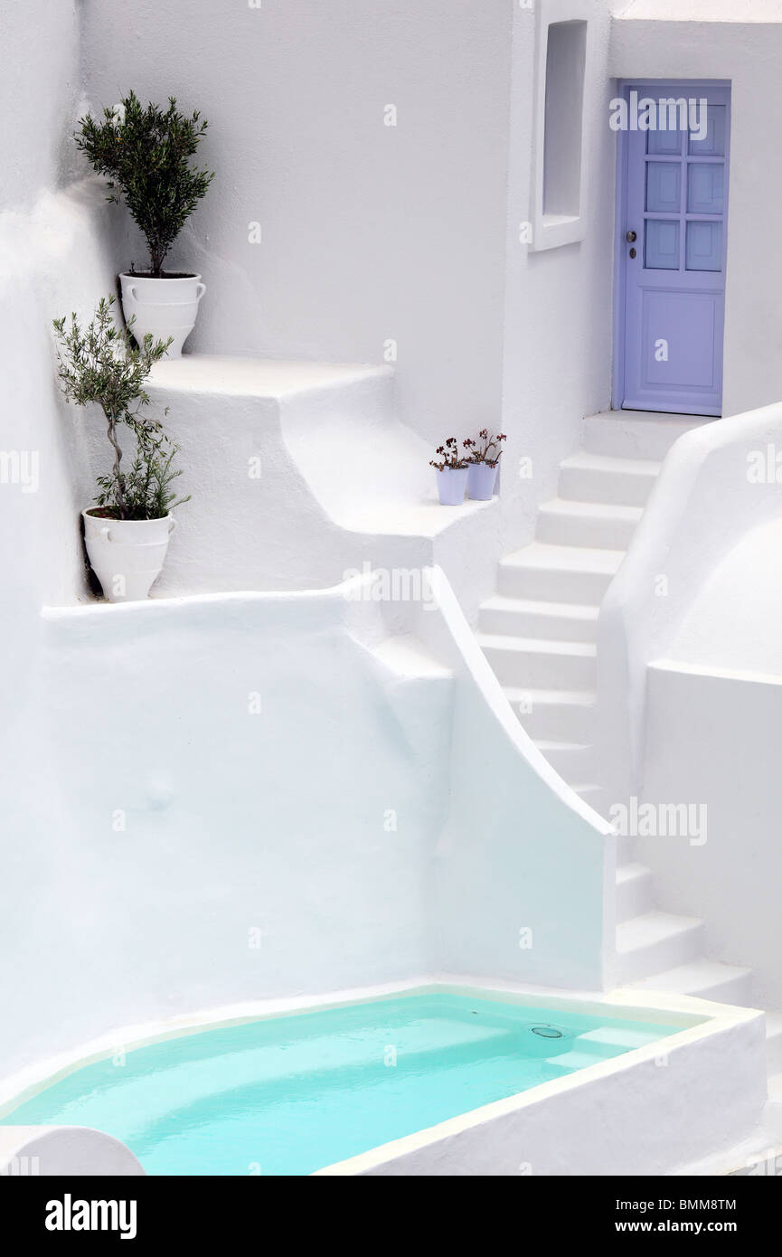Small hotel and swimming pool. Santorini, Greece Stock Photo - Alamy
