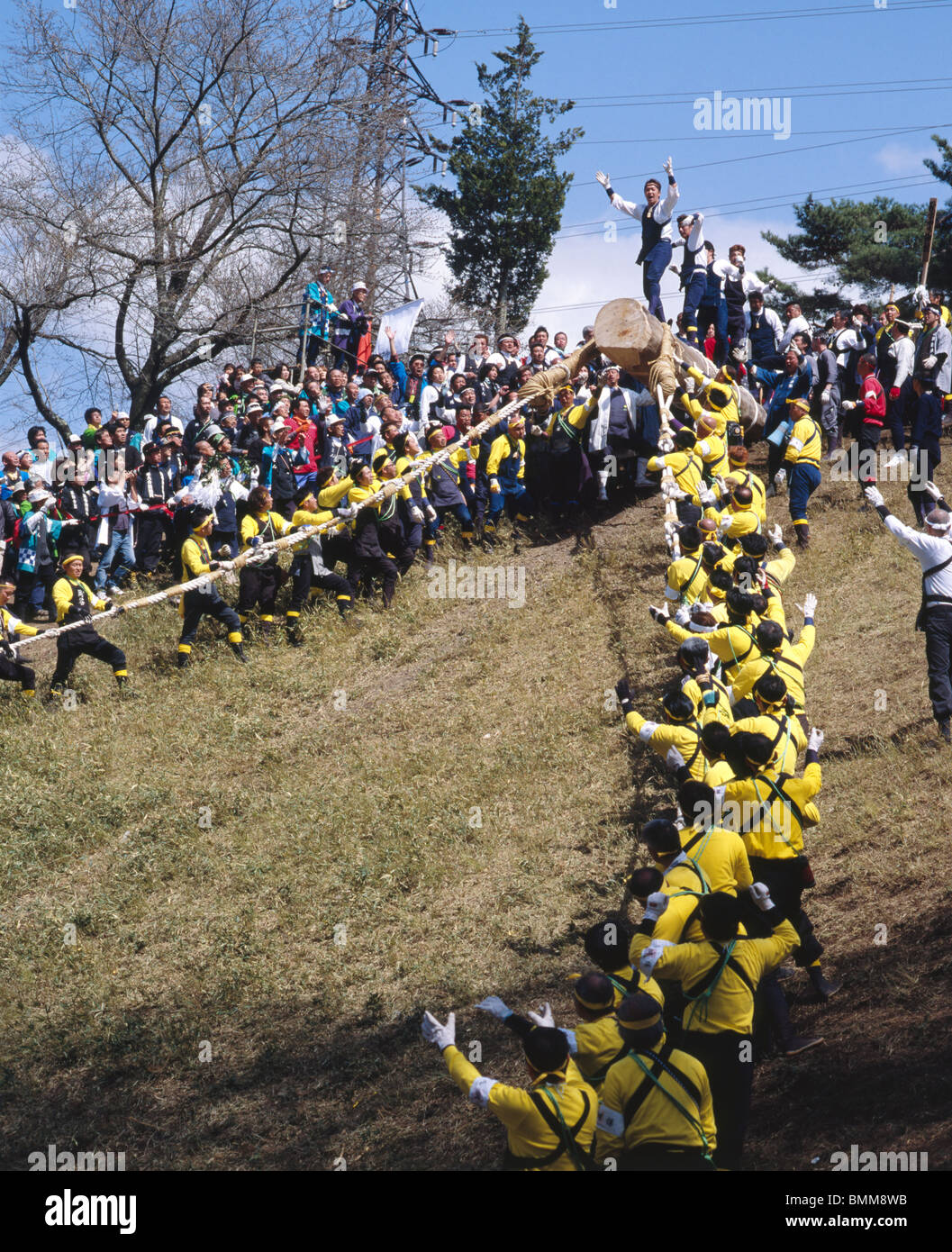 Kiotoshi, Yamadashi, Onbashira Festival, Suwa Taisha Shrine, Nagano ...