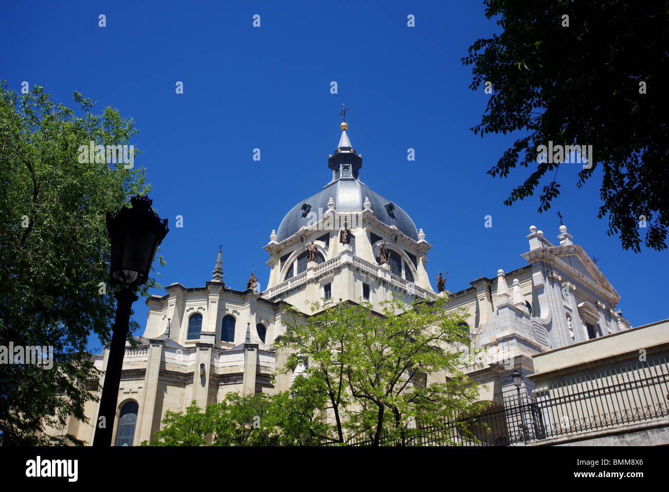 Catedral de santa maria la real de la almudena hi-res stock photography ...