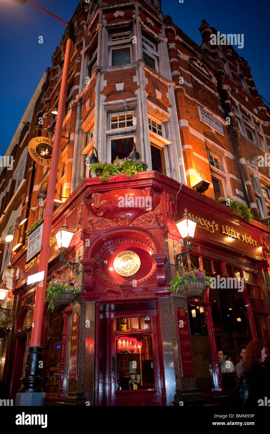 Old British Pubs, Bars, London, England, UK, Outside Storefronts at ... Old British Pubs, Bars, London, England, UK, Outside Storefronts at ...