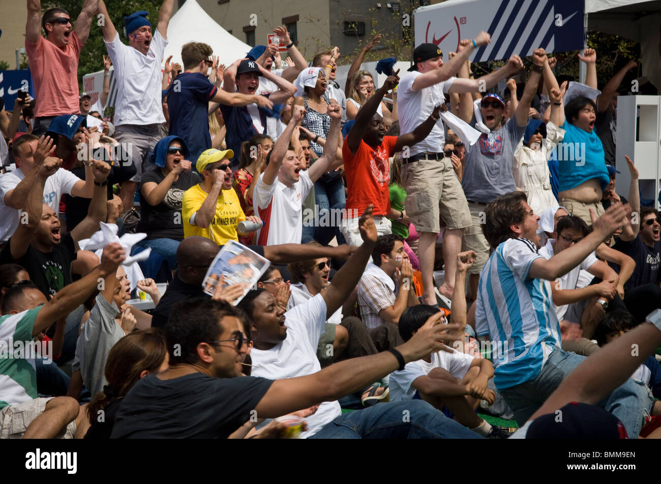 Fifa soccer fans big screen hi-res stock photography and images - Alamy