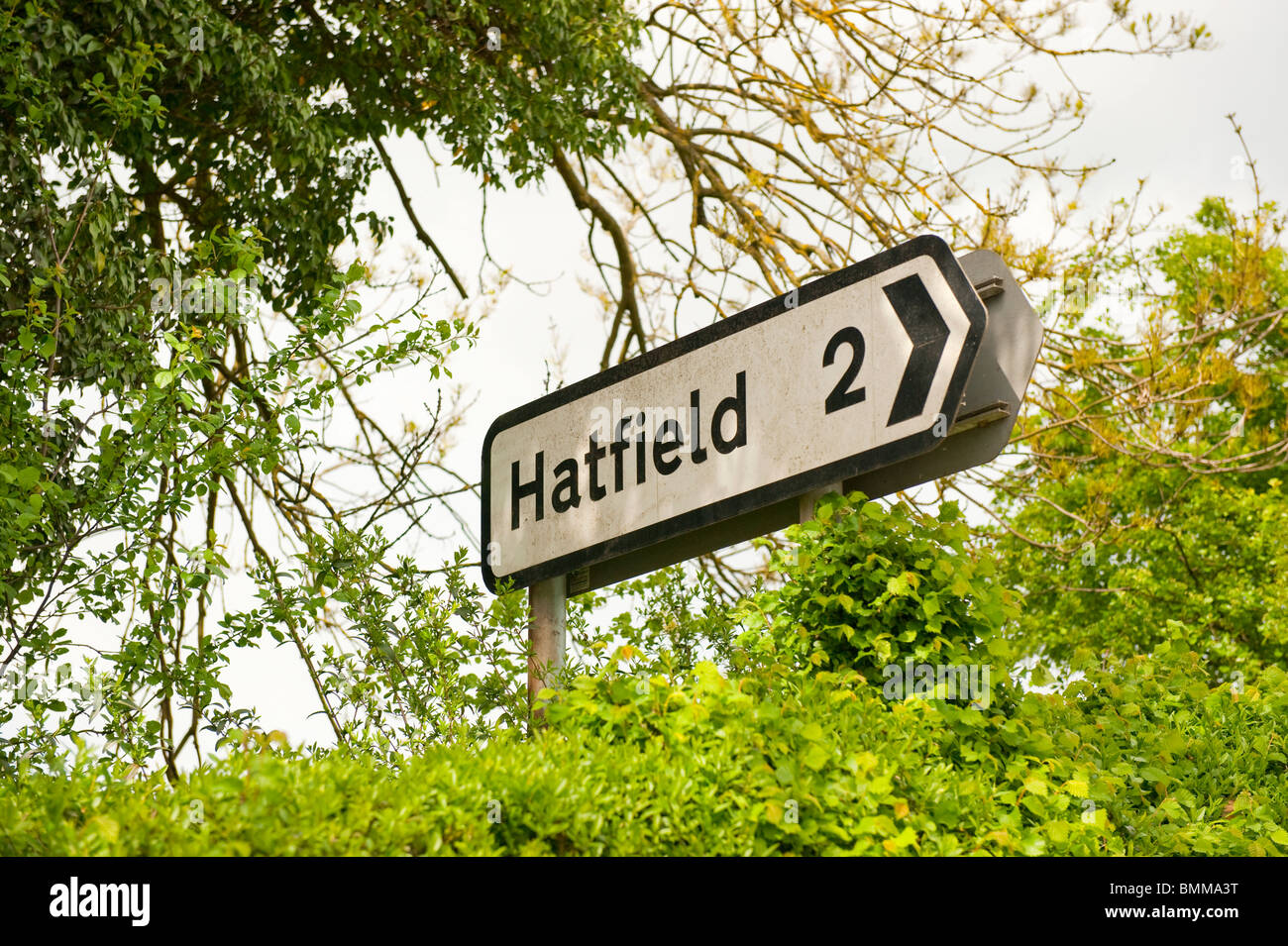 Hatfield Hertfordshire 2 Miles Sign Stock Photo - Alamy