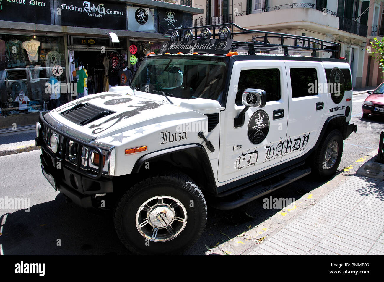Hummer H2 sport utility vehicle with night club insignia, Paseo Vara ...