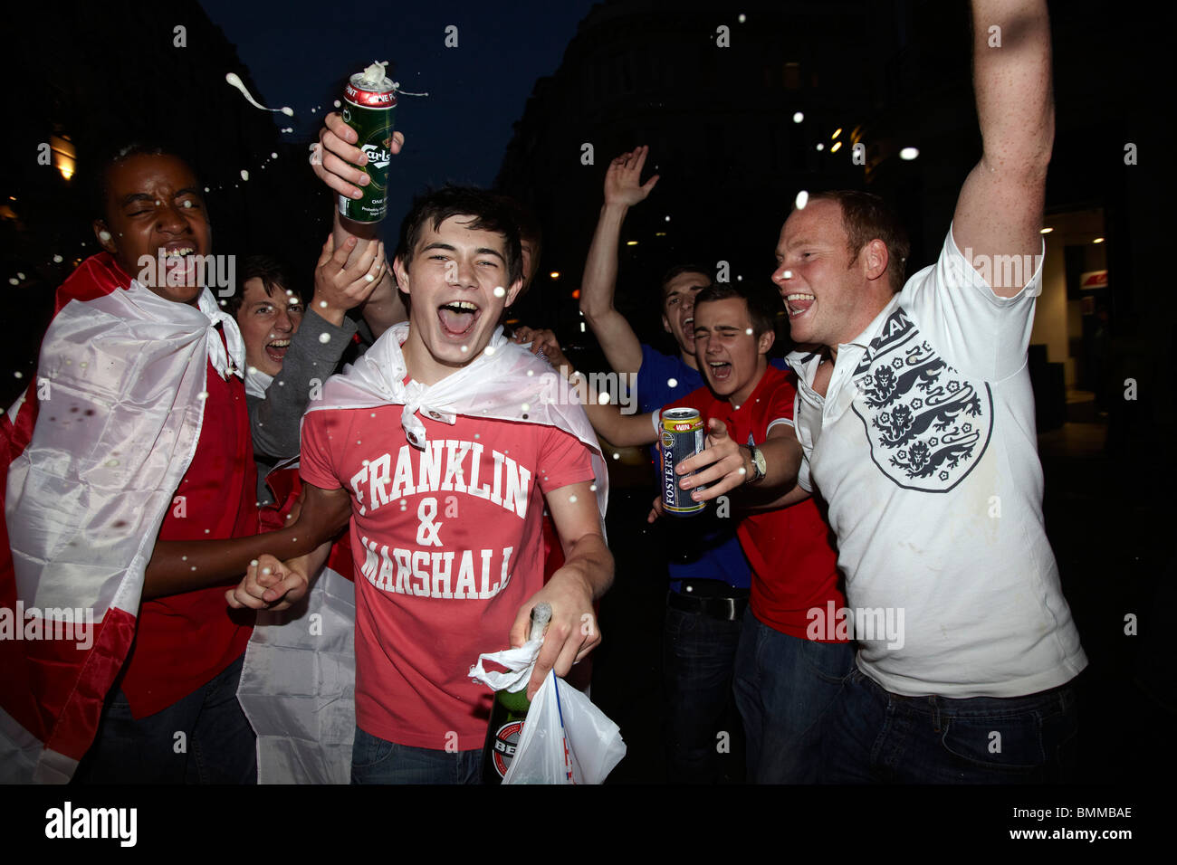 England fans hi-res stock photography and images - Alamy