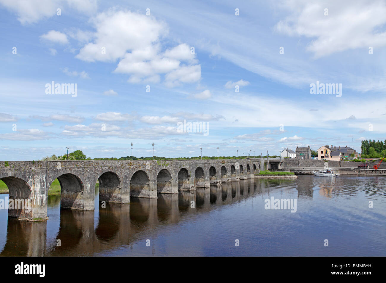 Shannon river boat hi-res stock photography and images - Alamy