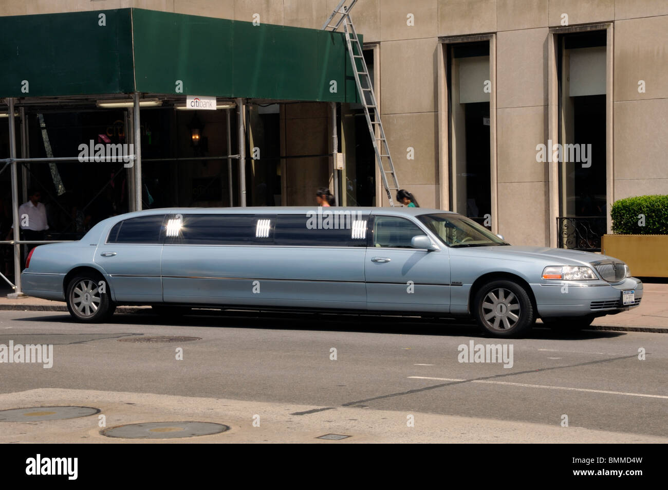 Stretch limo hi-res stock photography and images - Alamy