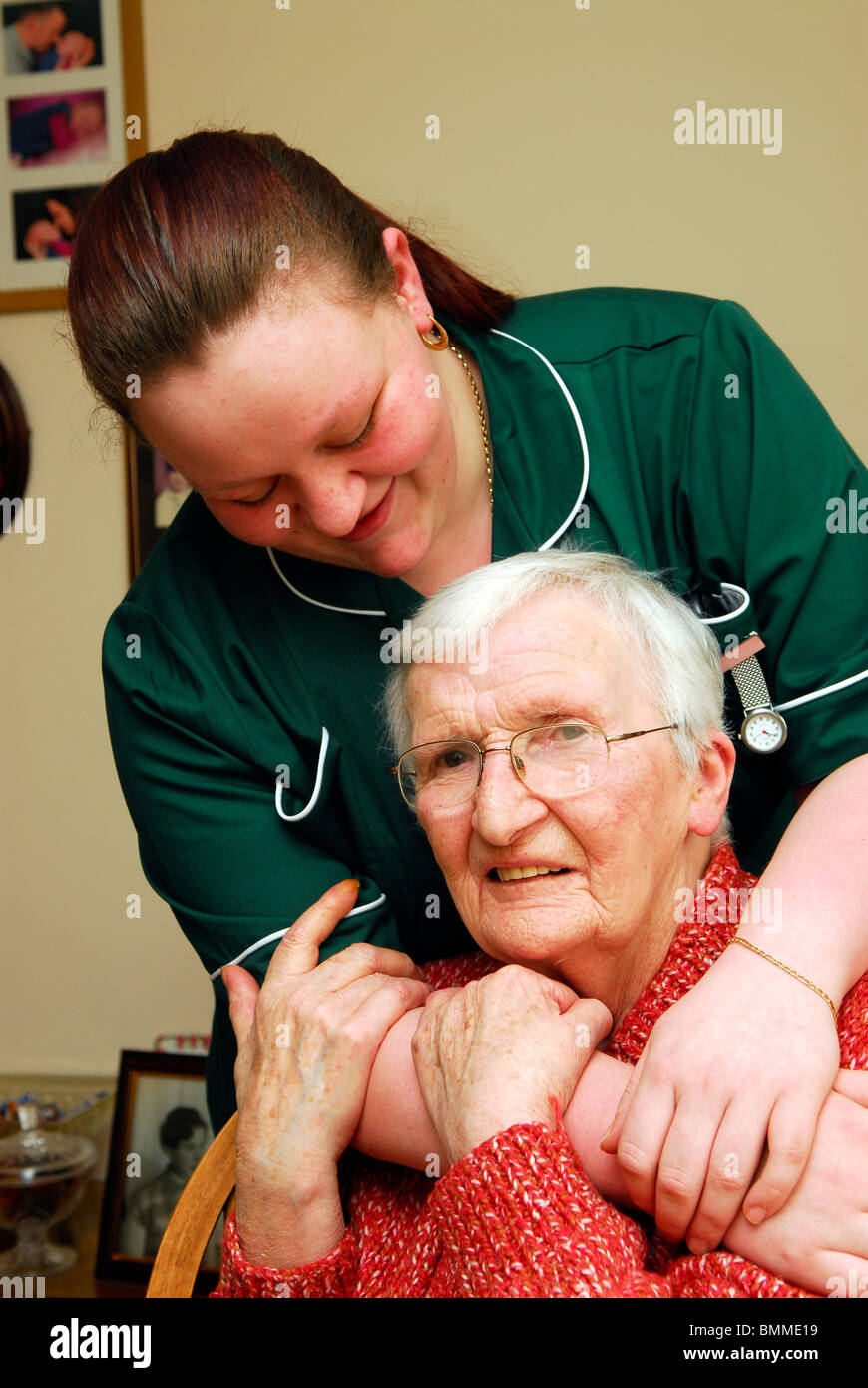 Caring for elderly hi-res stock photography and images - Alamy