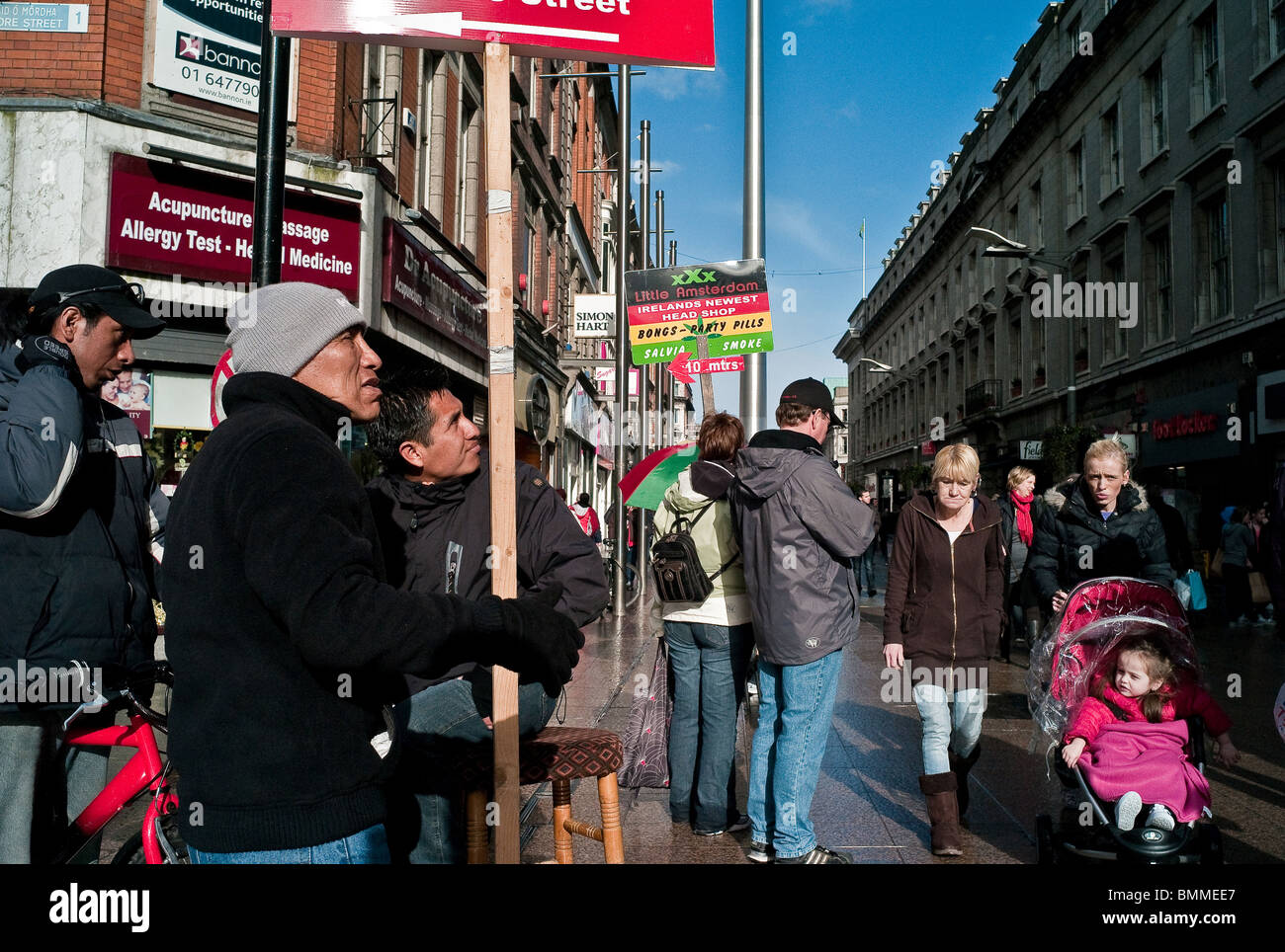 Henry street signs ireland hi-res stock photography and images - Alamy