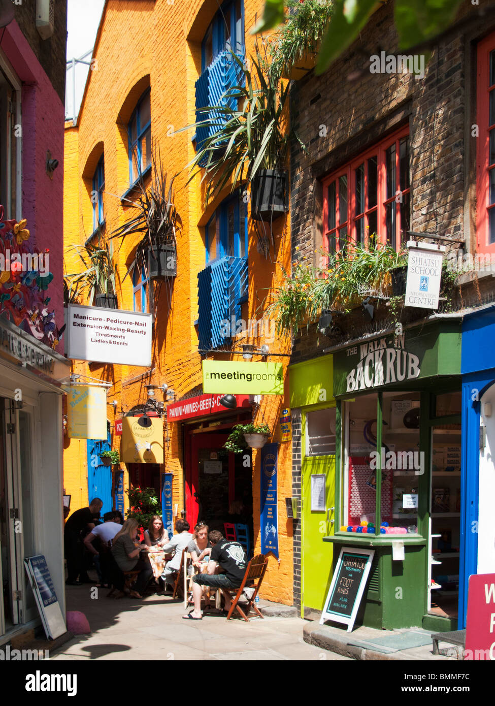 Neil's yard hi-res stock photography and images - Alamy