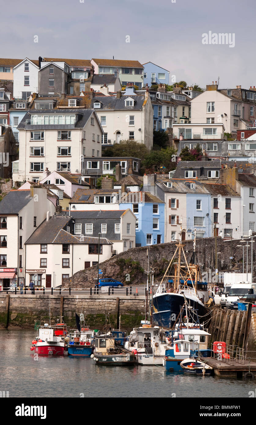UK, England, Devon, Brixham Harbour, Overgang attractive seafront ...