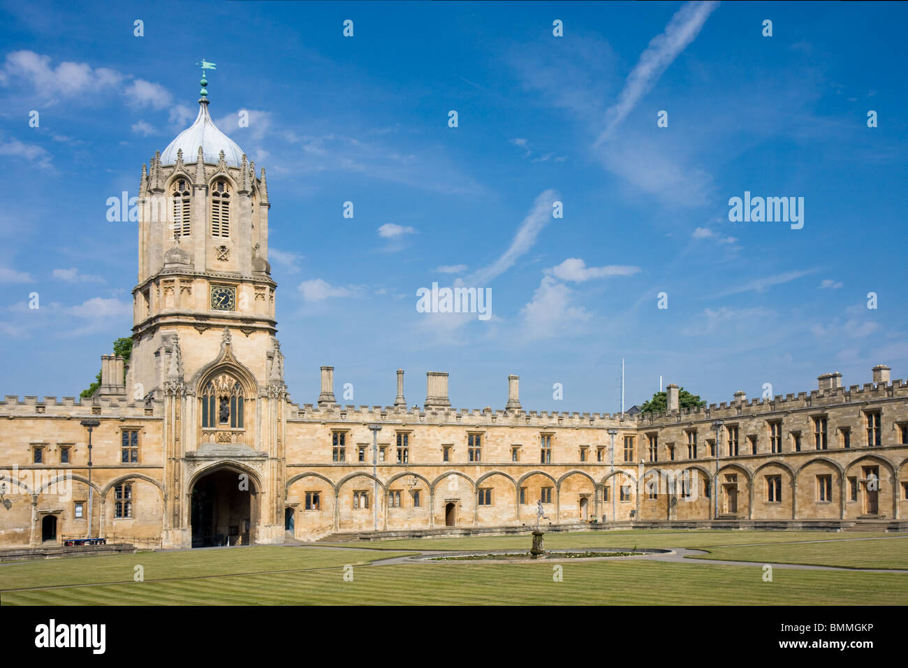 The imposing Tom Tower of Christ Church, Oxford University Stock Photo ...