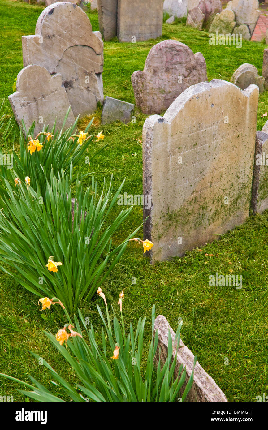 1700s graves tombstones hi-res stock photography and images - Alamy
