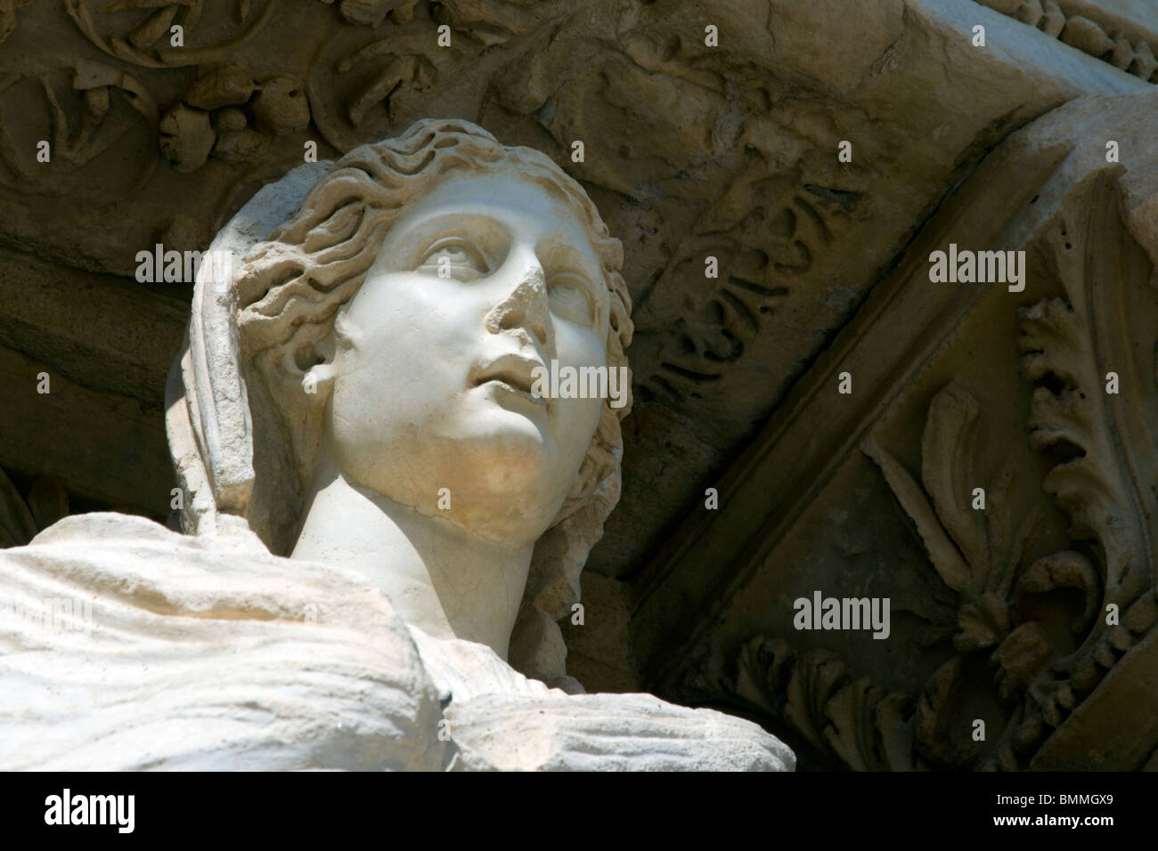 Statue of wisdom and knowledge hi-res stock photography and images - Alamy