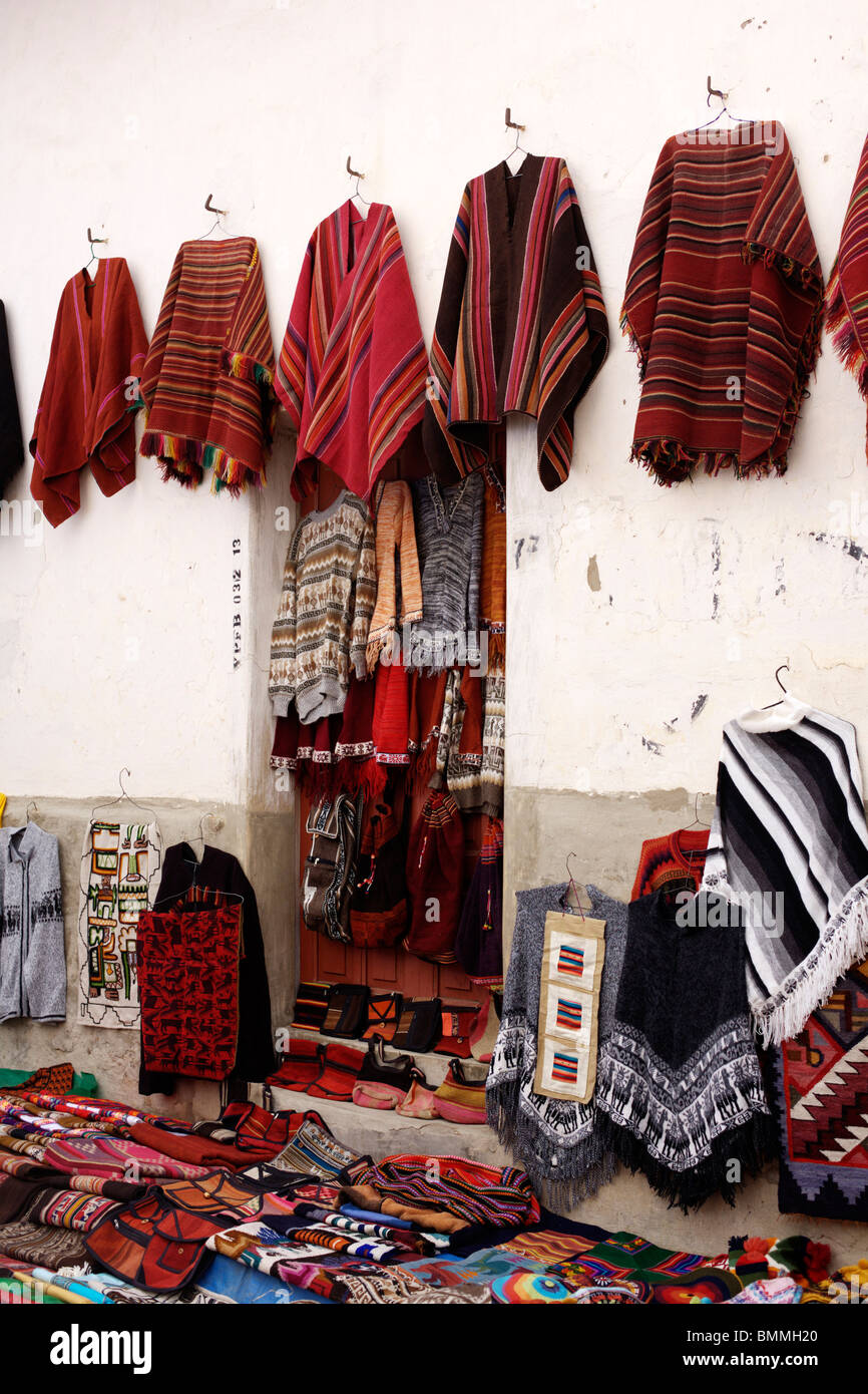 Bolivian textiles hi-res stock photography and images - Alamy