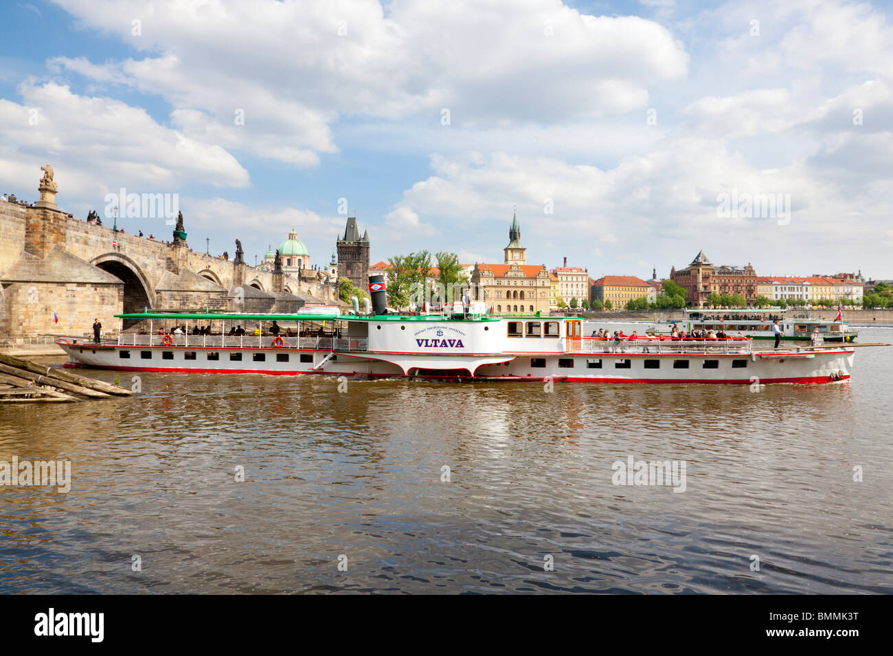 Boat passing under bridge hi-res stock photography and images - Alamy