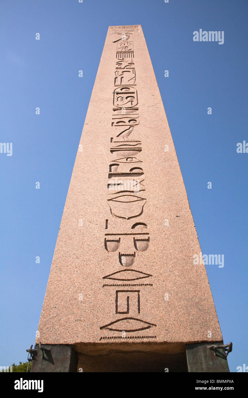 Egyptian obelisks monuments hi-res stock photography and images - Alamy