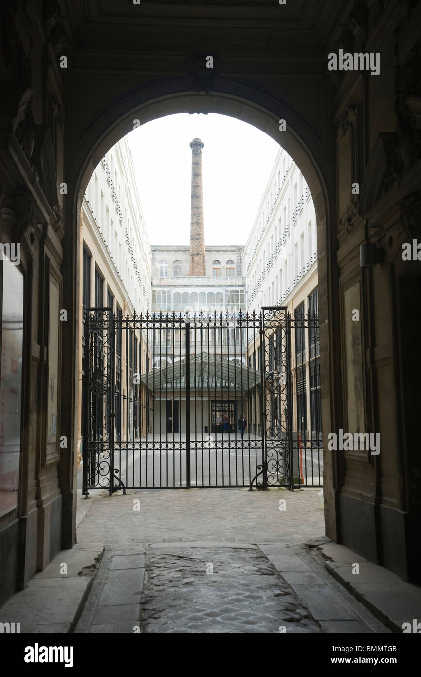 Paris 75011 hi-res stock photography and images - Alamy