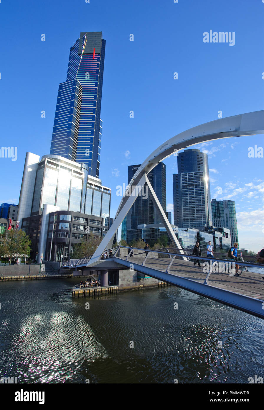Footbridge over river yarra hi-res stock photography and images - Alamy