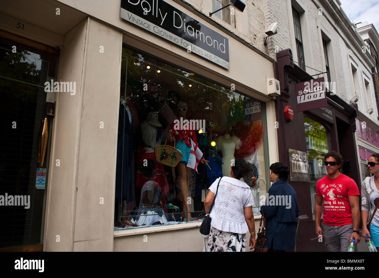Vintage small shop front london uk hi-res stock photography and images ...