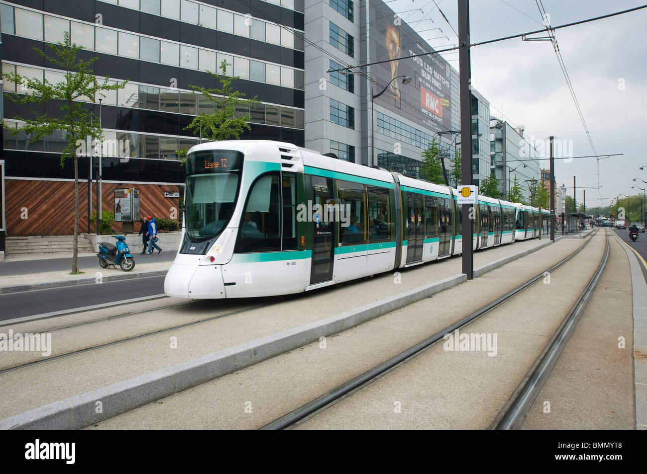Paris, Tramway T2 Stock Photo - Alamy