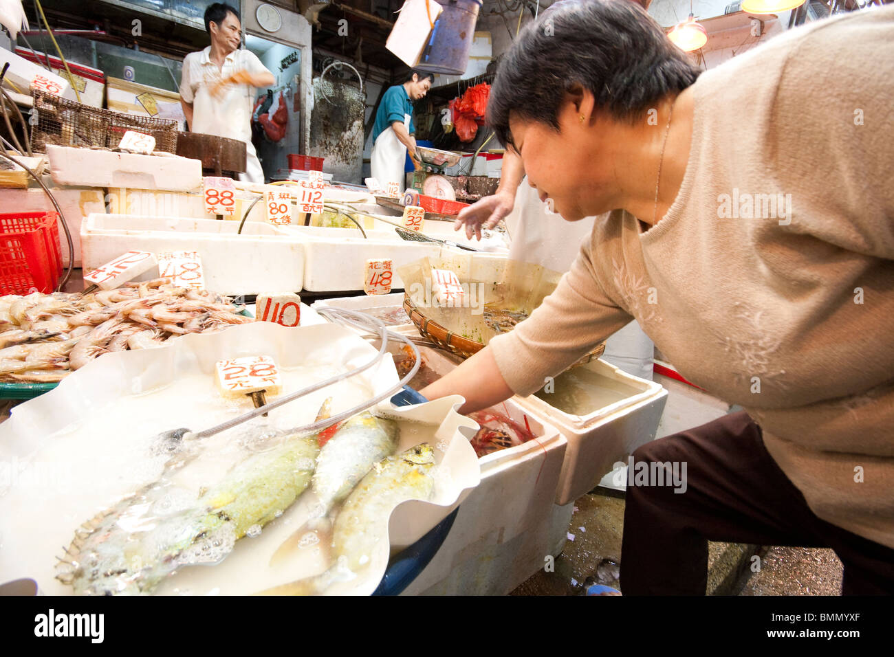 Fishmonger clothing hi-res stock photography and images - Alamy