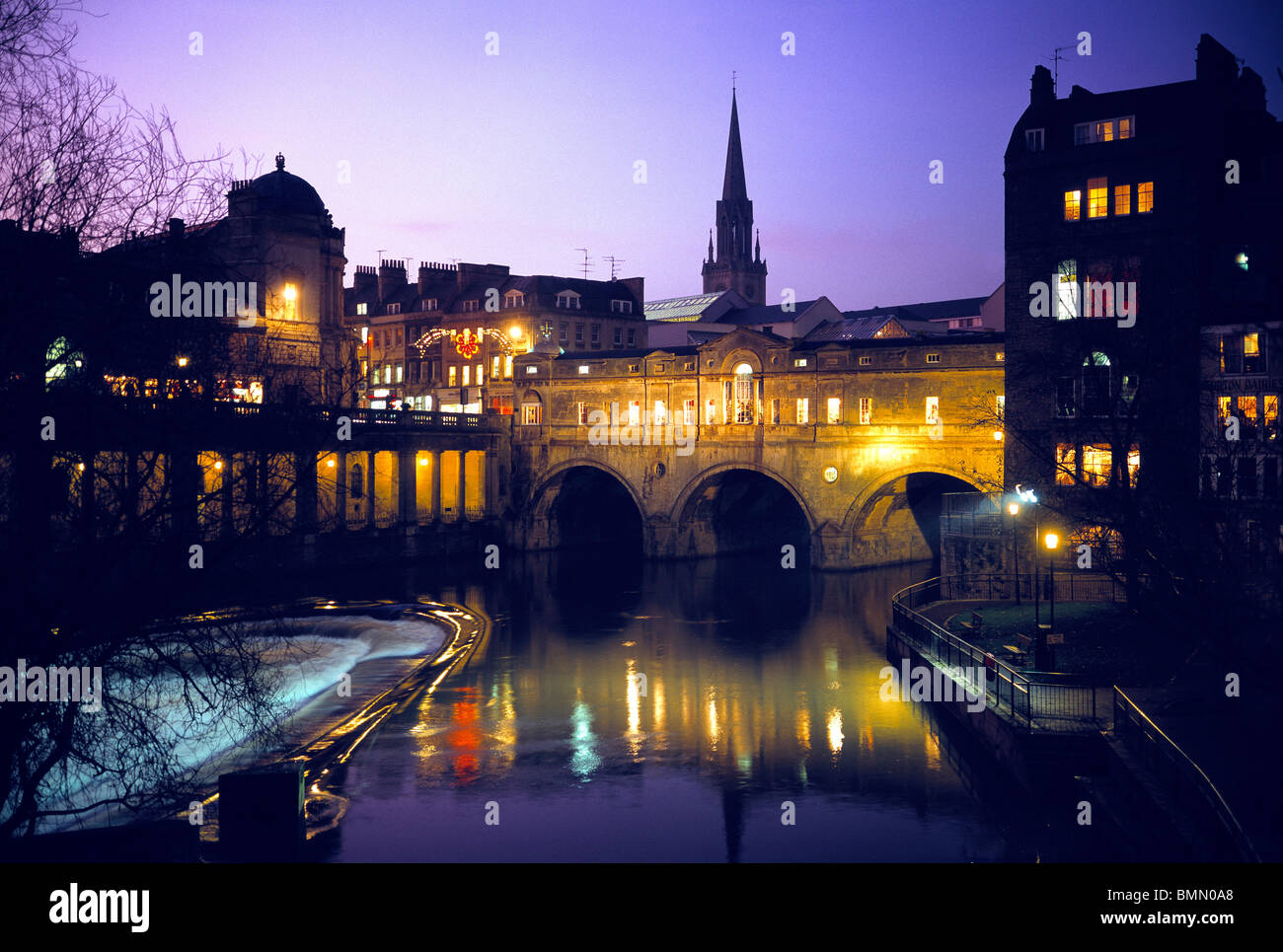 Bridge river avon bath spa water reflection river hi-res stock ...