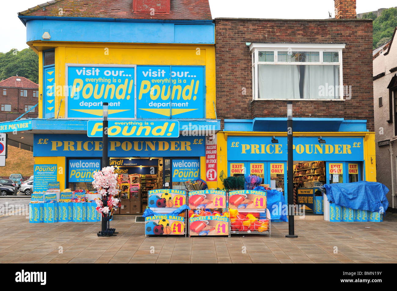 Pound Shop High Resolution Stock Photography and Images - Alamy