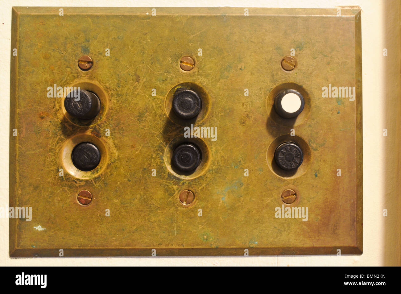 Old light switch hi-res stock photography and images - Alamy