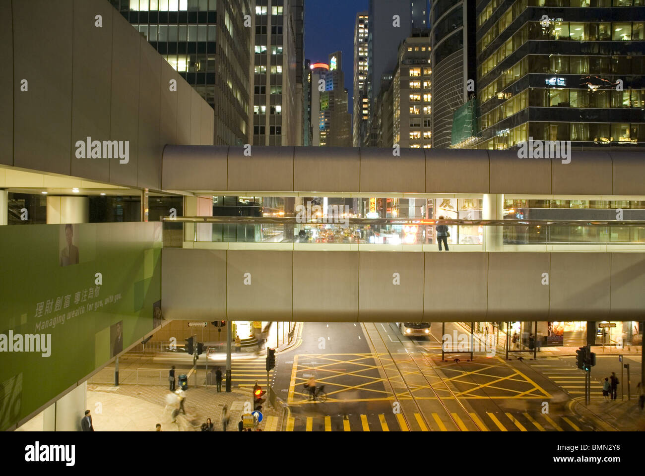 Elevated walkways hong kong hi-res stock photography and images - Alamy