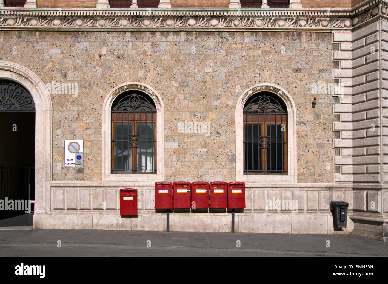 Post office in siena,italy,tuscany Stock Photo - Alamy