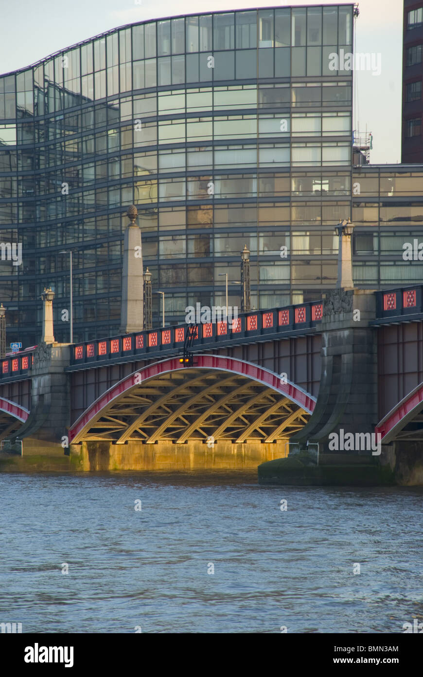 London, Lambeth Bridge & Offices Stock Photo - Alamy