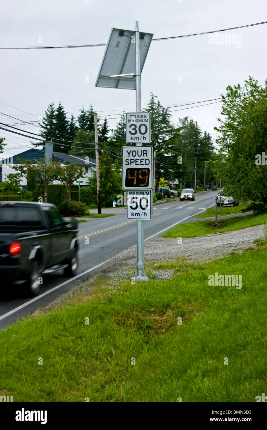 Solar powered speed sign hi-res stock photography and images - Alamy