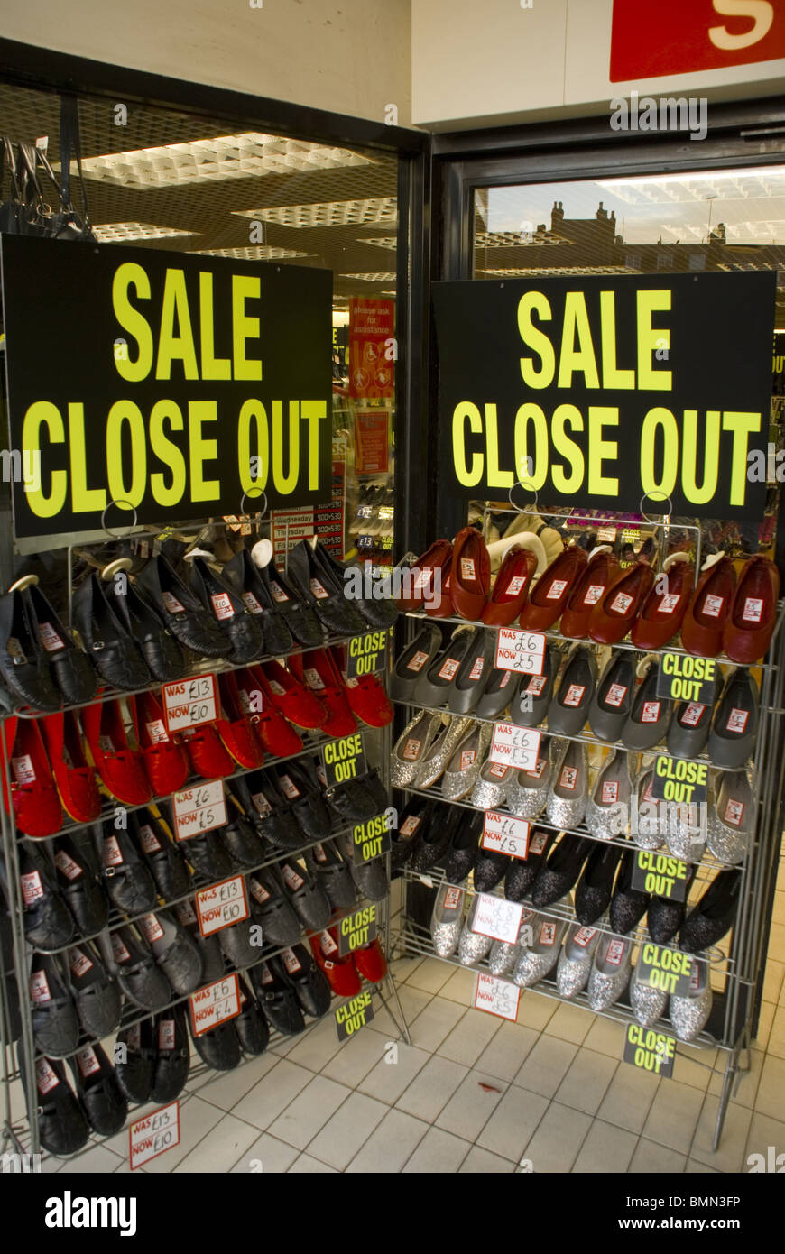 Shops, Shoe Sale Stock Photo - Alamy
