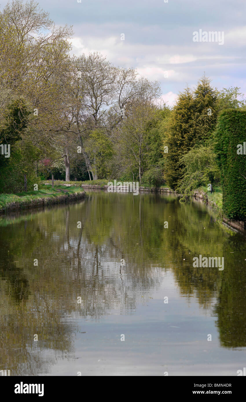 stratford upon avon canal lapworth flight of locks warwickshire ...