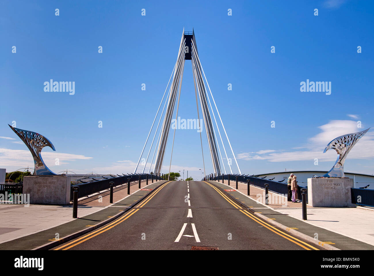 The Marine Way bridge in Southport across the marine lake Stock Photo ...