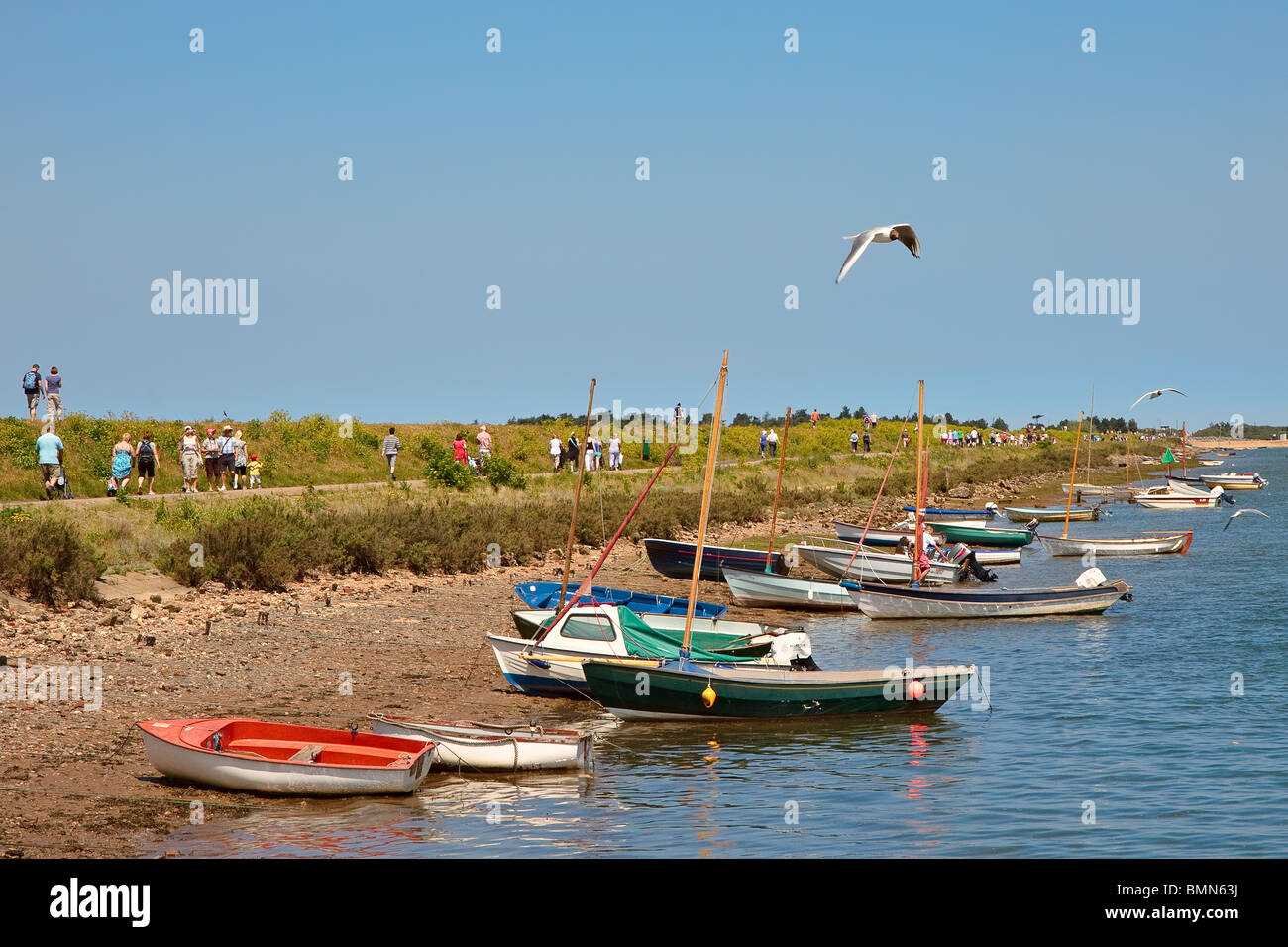 Coloured boats hi-res stock photography and images - Alamy