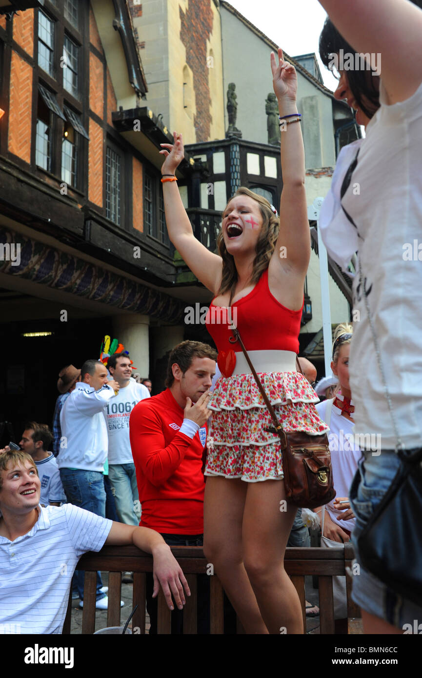 Football chants in a pub hi-res stock photography and images - Alamy