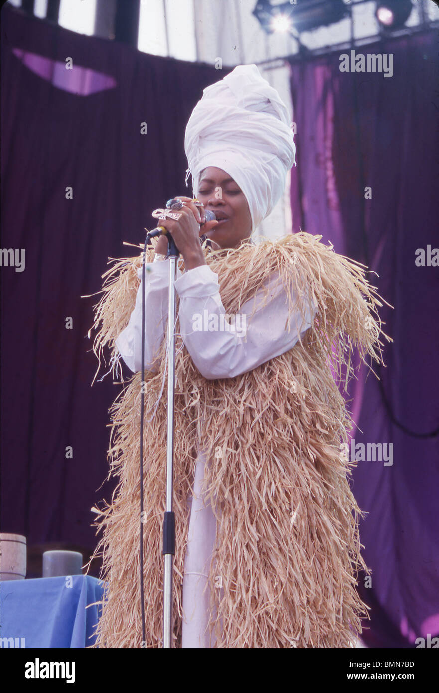 Erykah badu hi-res stock photography and images - Alamy