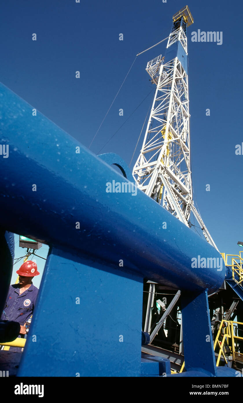 On shore oil drilling hi-res stock photography and images - Alamy
